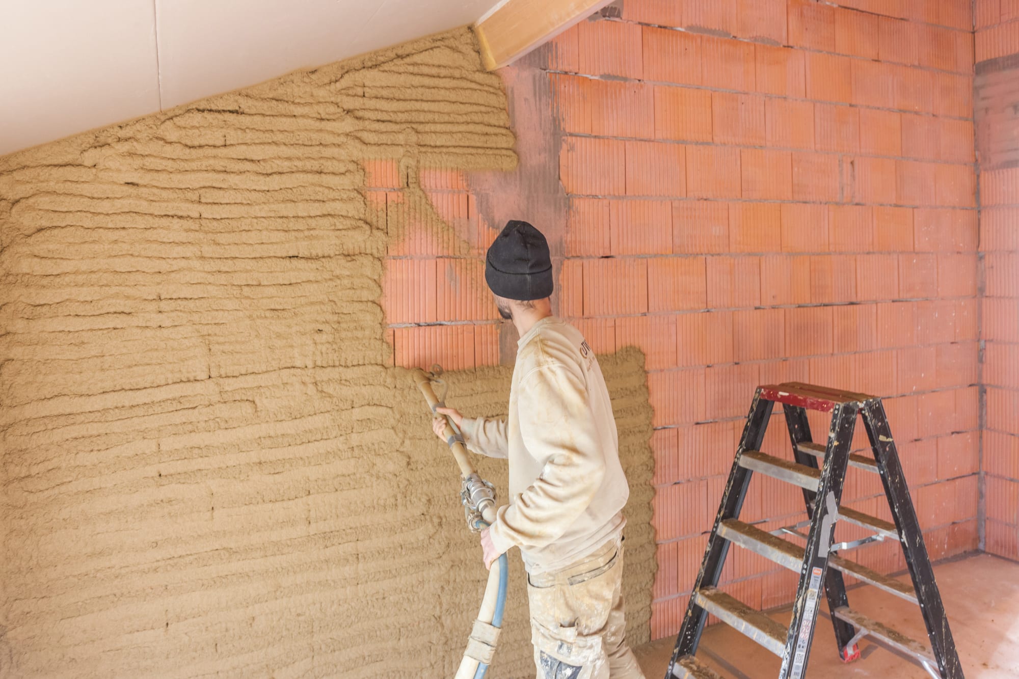 Natuurlijk leemstuc voor een gezonde leefruimte - Ecobouwen